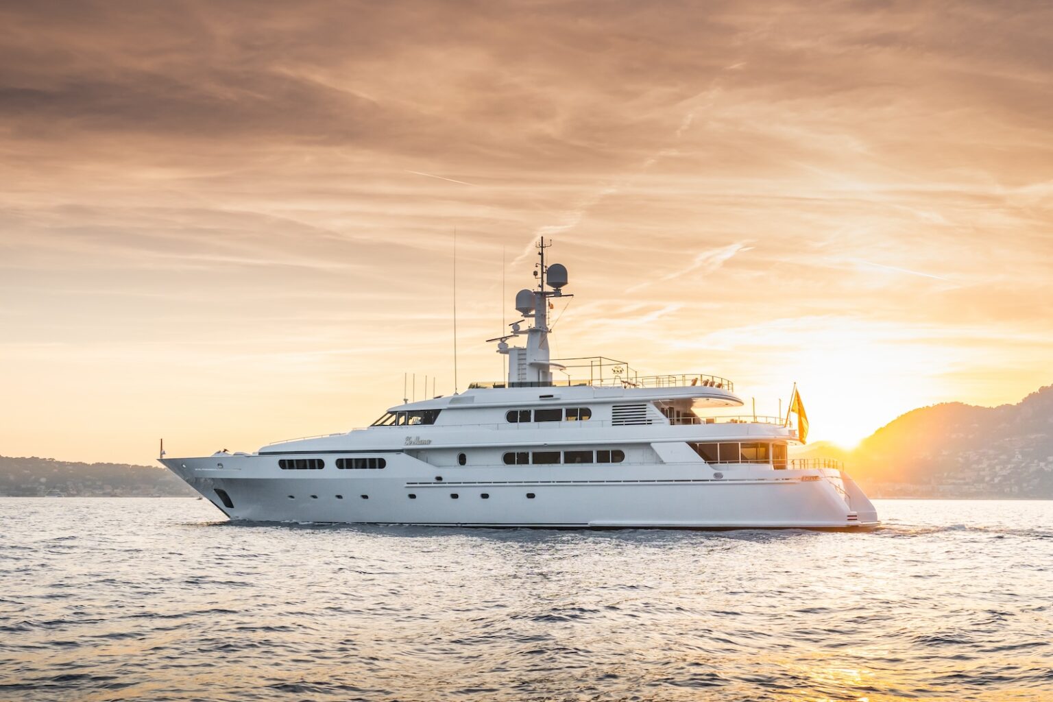 Te Manu Yacht Layout | TWW Yachts