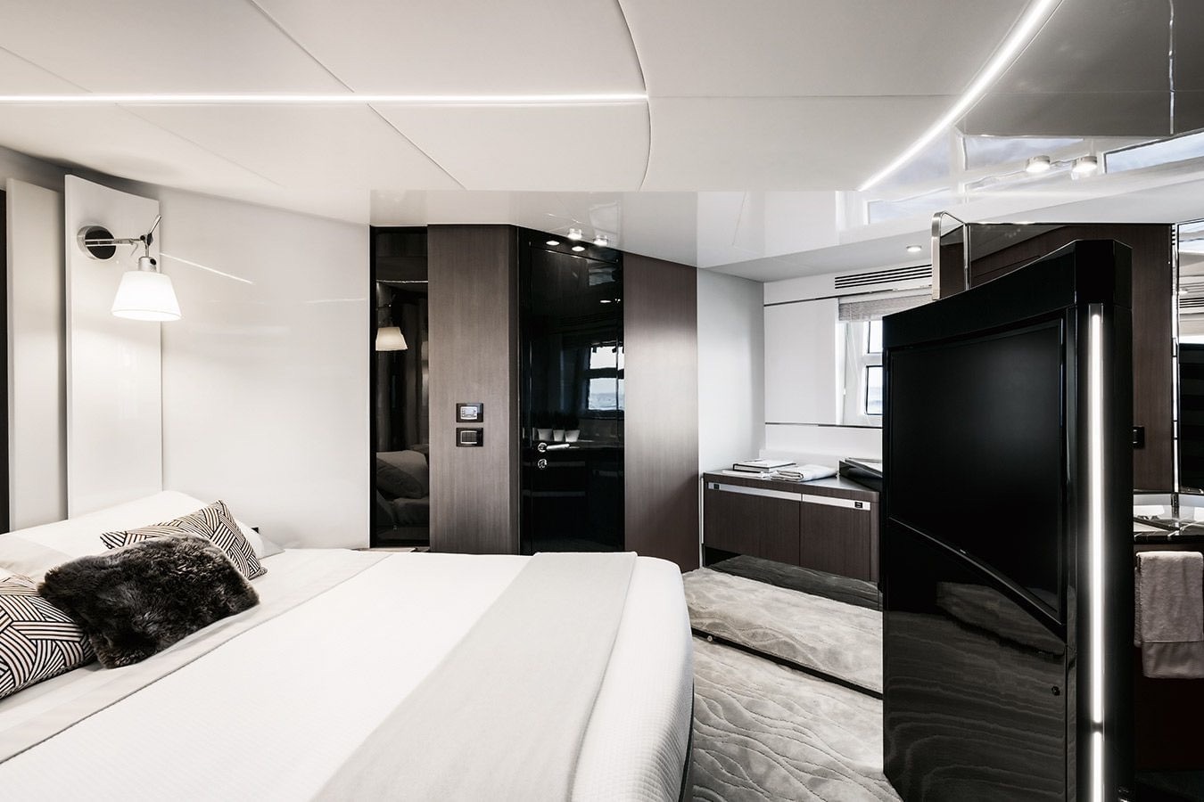 LIMITLESS Yacht for Charter - LIMITLESS Yacht Price - TWW Yachts