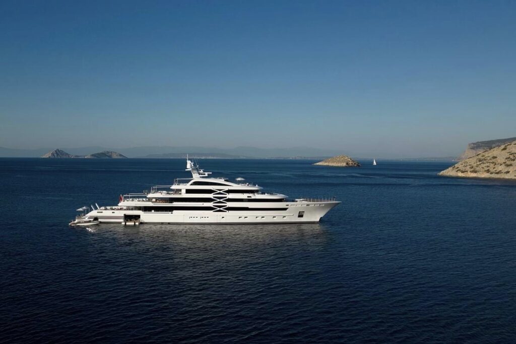 PROJECT X Yacht Accommodation | TWW Yachts