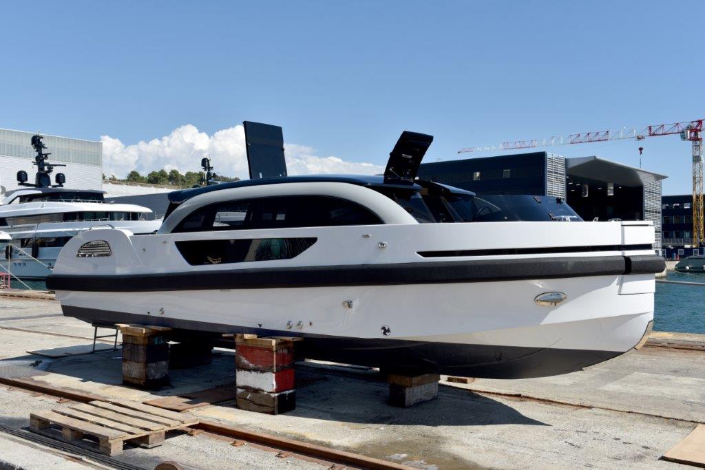 New to the Sales Fleet: WB CUSTOM LIMO TENDER - TWW Yachts