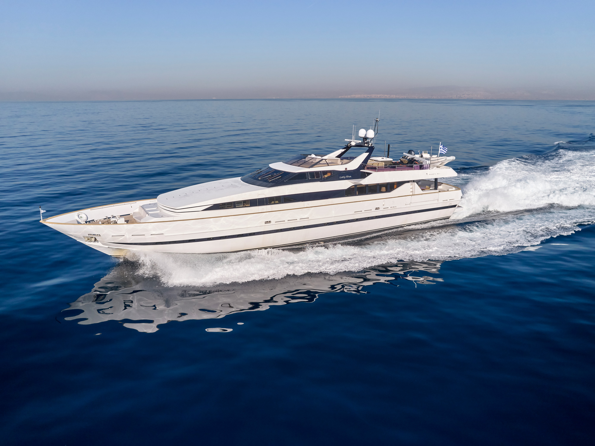 LADY RINA Yacht Features | TWW Yachts