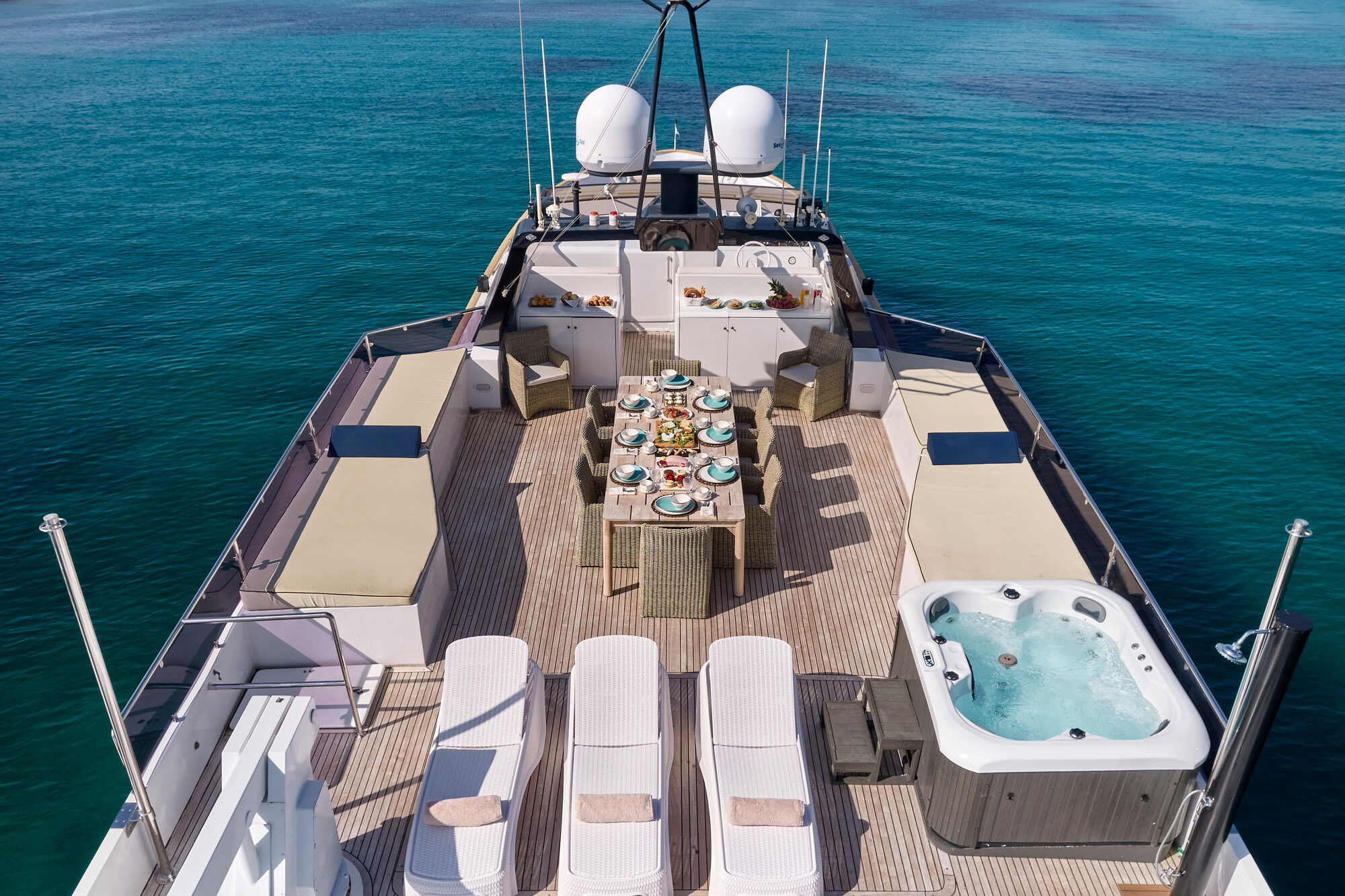 LADY RINA Yacht Features | TWW Yachts