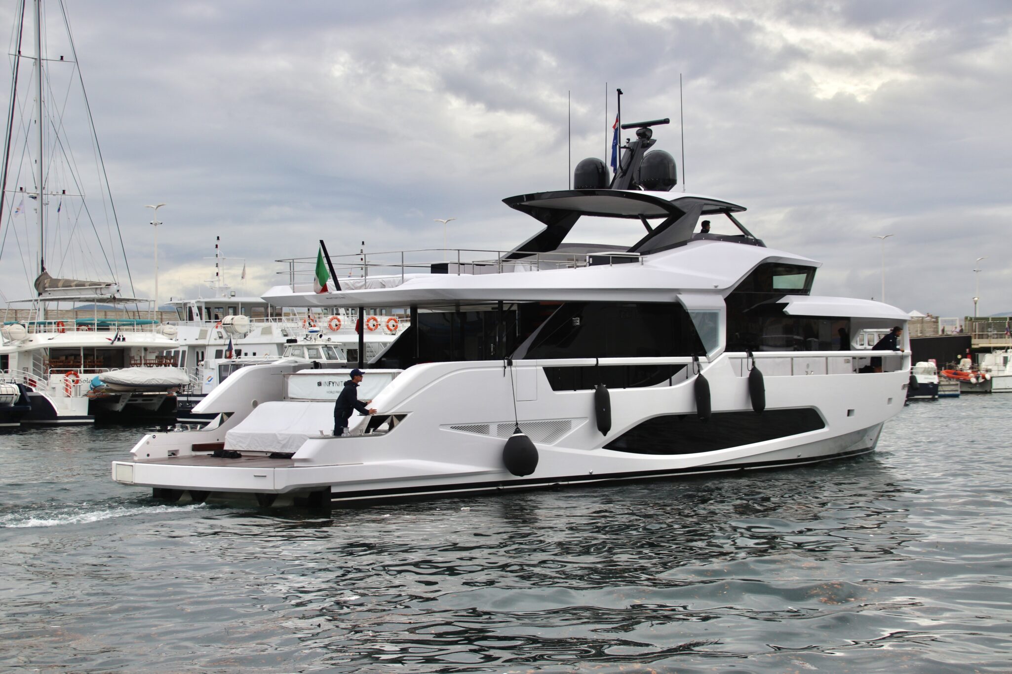 Ferretti Infynito 80 Yachts for Sale | Ferretti Infynito 80 Yachts ...