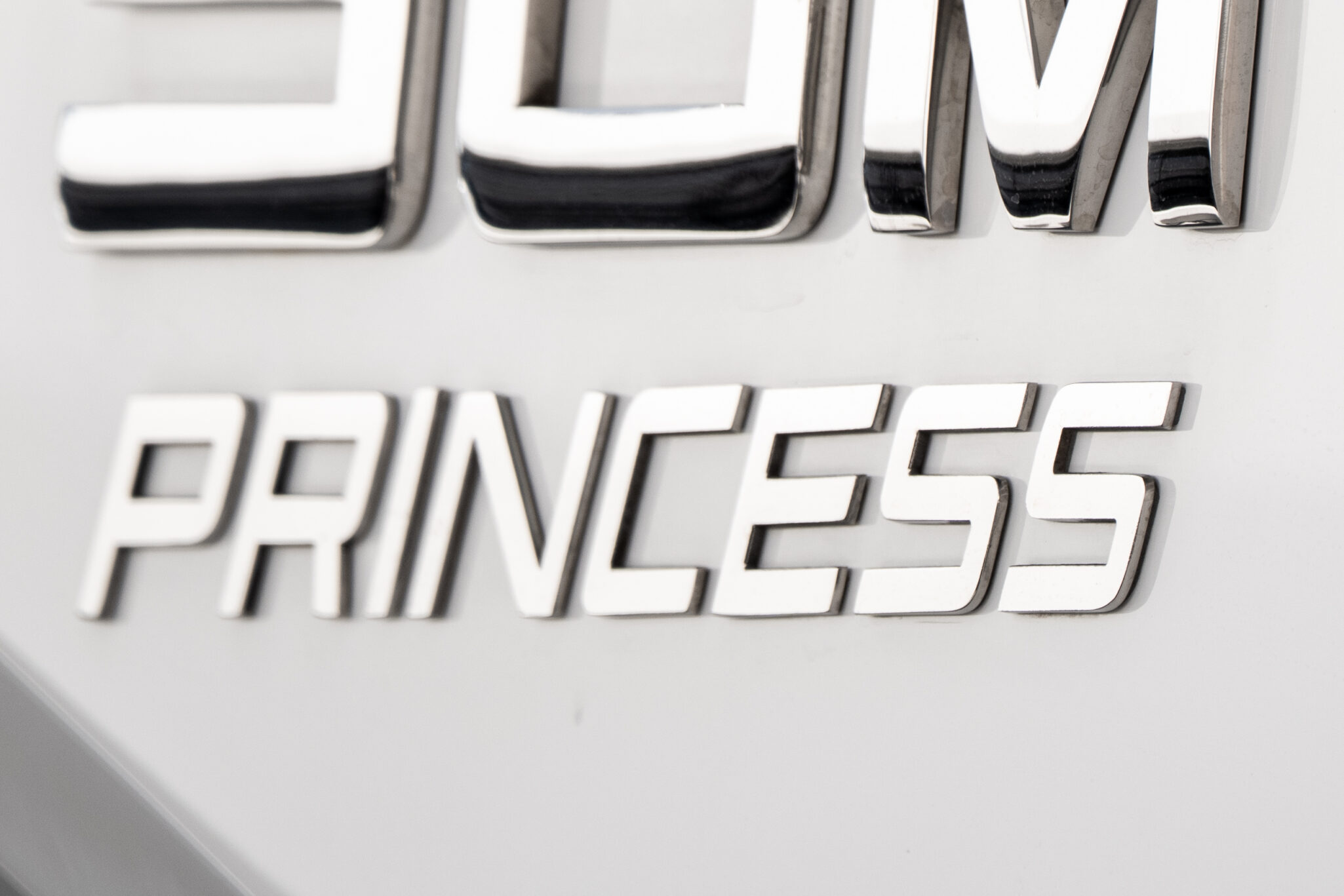 Princess X90 for Sale - Princess X90 Prices - TWW Yachts